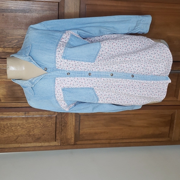 Partners | Tops | Vintage Floral Denim Shirt Sz S | Poshmark